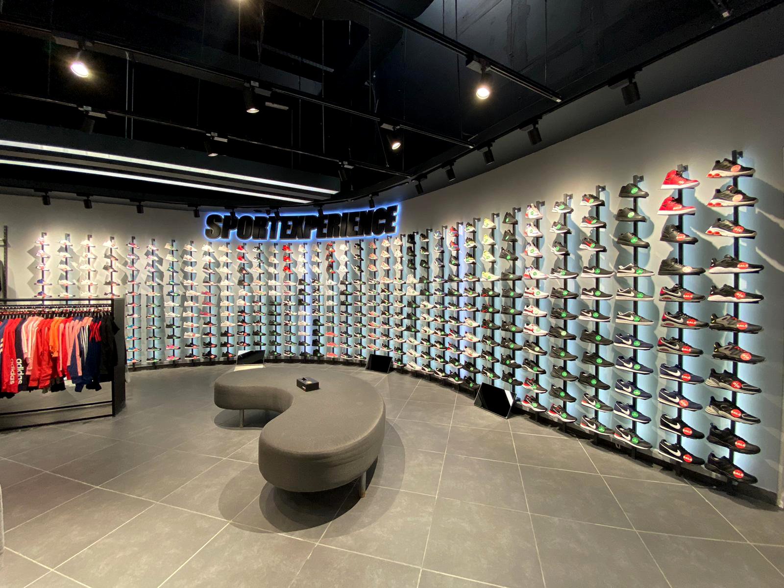 Various Brands își extinde rețeaua cu încă un magazin, în Focșani Mall ...